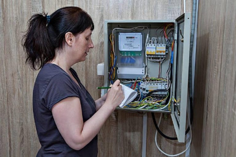 Electricity Meter Manipulation | What Is It and How Is It Done?